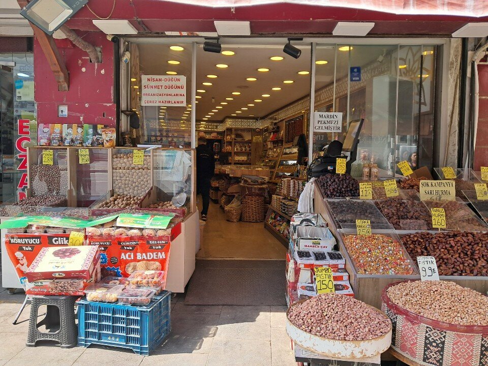 Kuruyemiş, atıştırmalık, kuru meyve İstanbul Borsa Kuruyemişçi, İzmir, foto