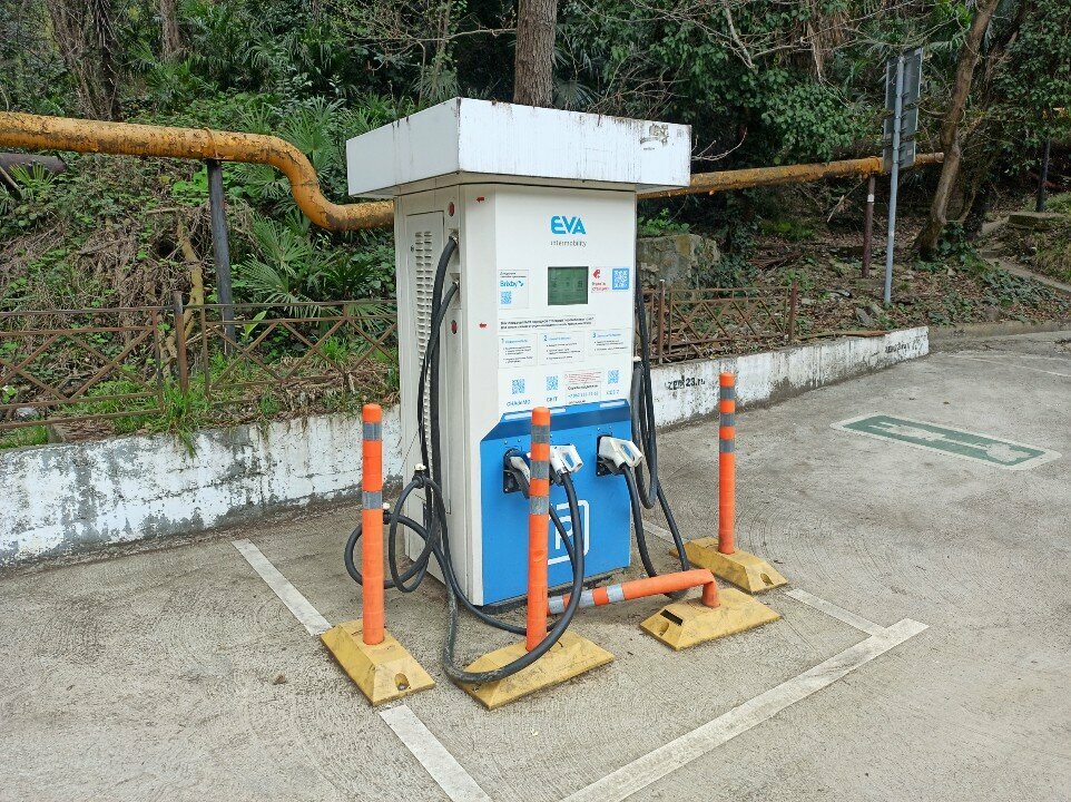 Elektrikli oto şarj istasyonları Eva Intermobility, Soçi, foto