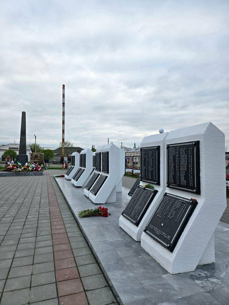 Anıt, heykel Воинам-камышловцам, безвестно погибшим в годы Второй мировой войны, Kamyşlov, foto