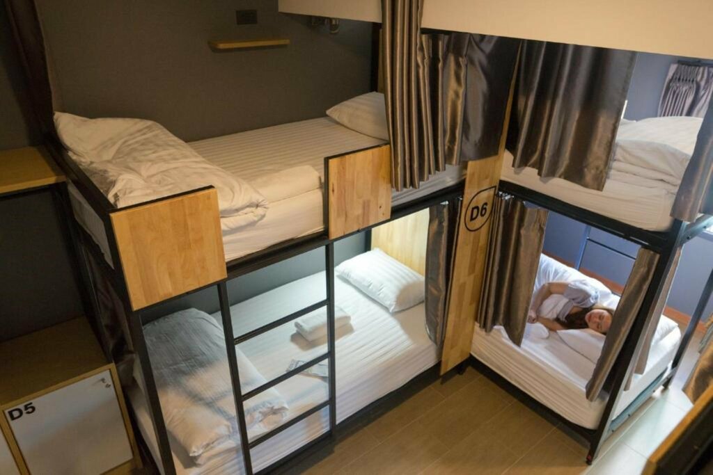 Otel Ray Coffee Bar & Hostel - Adults Only, Chiang Mai, foto