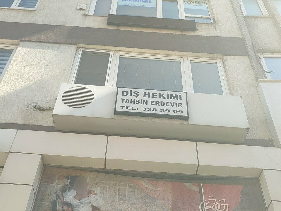 Özel ağız ve diş sağlığı klinikleri ve muayenehaneleri Diş Hekimi Tahsin Erdevir, İstanbul, foto