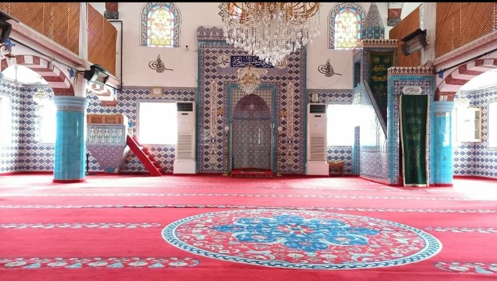 Cami Gazi Mahallesi Mevlana Cami, İstanbul, foto