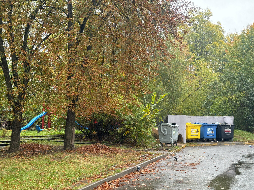 Çöp alanları Trash and garbage disposal area, Minsk, foto
