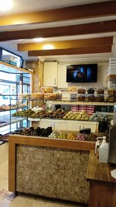 Tinnan Badem Ezmecisi (İzmir, Konak, 249 Sok., 85), ekmek fırını  İzmir'den