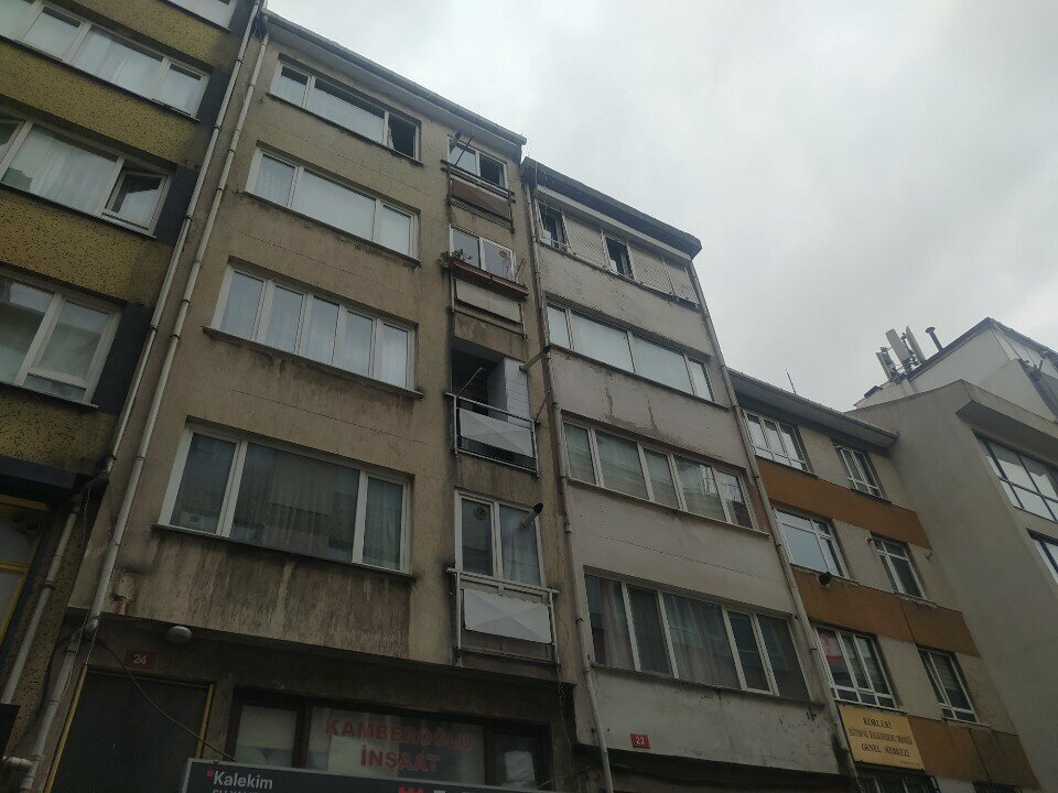 Yayınevleri, yayıncılar Ant Yayıncılık, İstanbul, foto