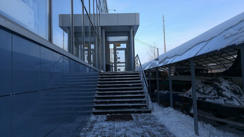 Otomobil satış galerileri Bajaj, Surgut, foto