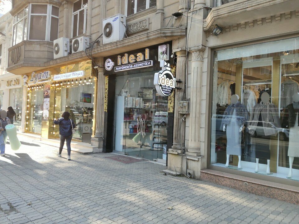 Mini-market Soel Parfumery Cosmetics, Gence, foto