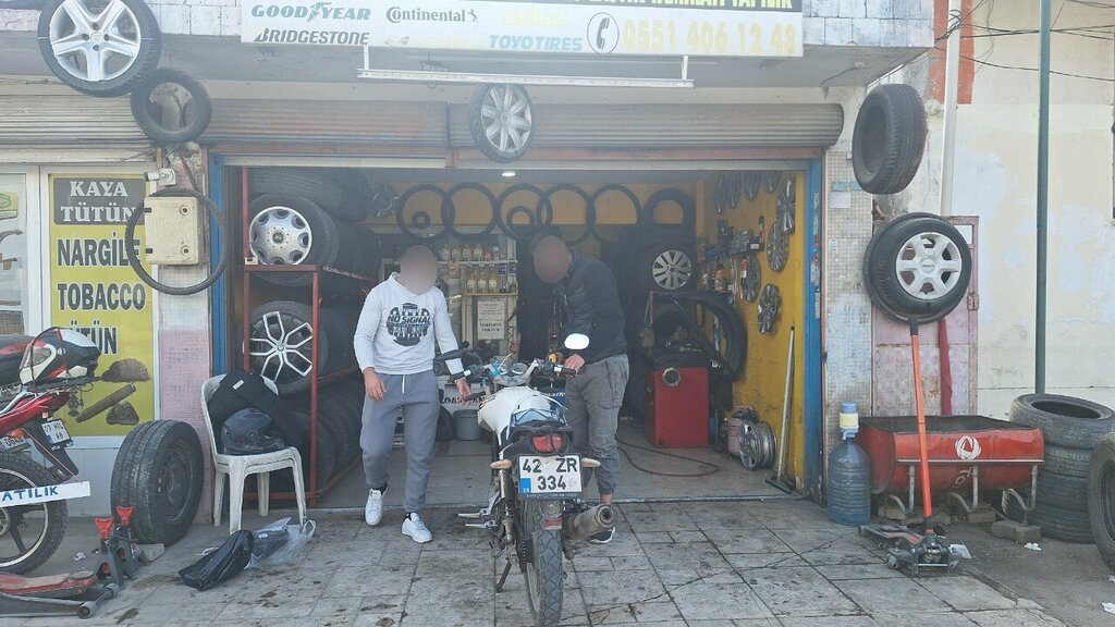 Jant ve lastikçiler Efe oto lastik yol yardım, Antalya, foto