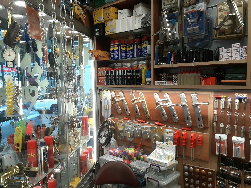 Metal eşya tamircileri Koç Anahtar Evi, İstanbul, foto