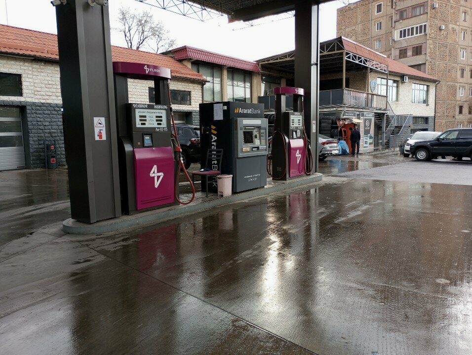 Benzin istasyonu Flash, Erivan, foto