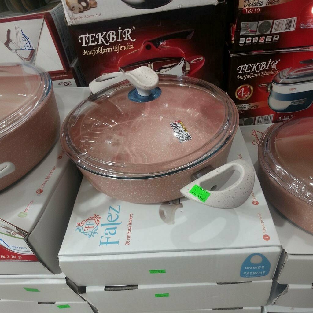 Züccaciye mağazaları Tahtakale Ucuzluk Pazarı, Gümüşova, foto