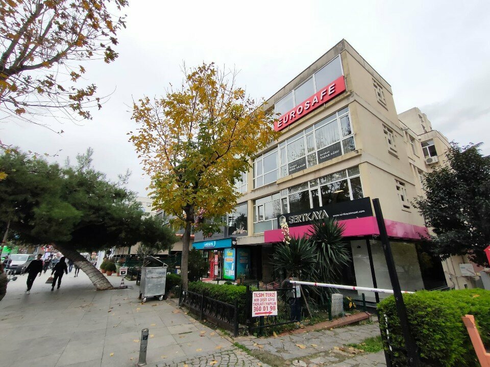 Avukatlar AV. Beril Akalın, İstanbul, foto