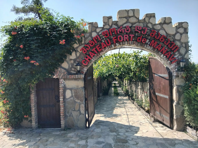 Restoran Chateau Fort de Manavi, , foto