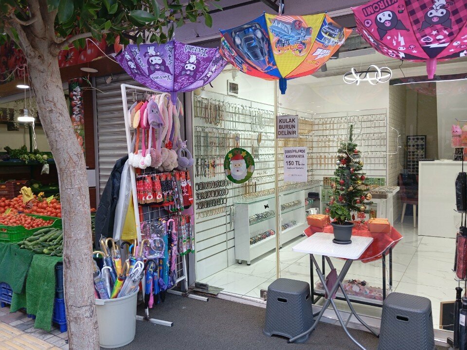 Bijuteriler Monvago Accessories, İzmir, foto