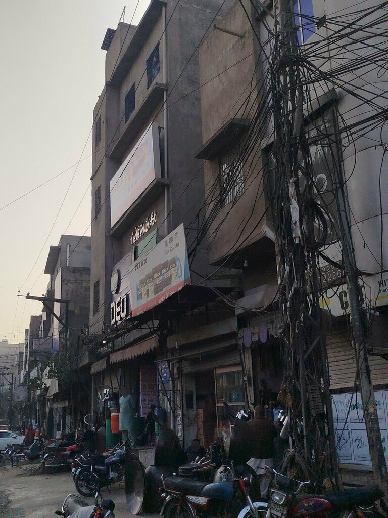 Oto servis ve bakım ekipmanları Arif Tyre Trader, Lahor, foto