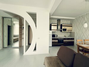 Unique Apart (ulitsa Kirova No:25), otel  Kemerovo'dan