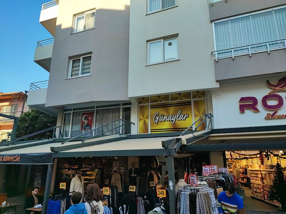 Giyim mağazası Günaylar, İzmir, foto
