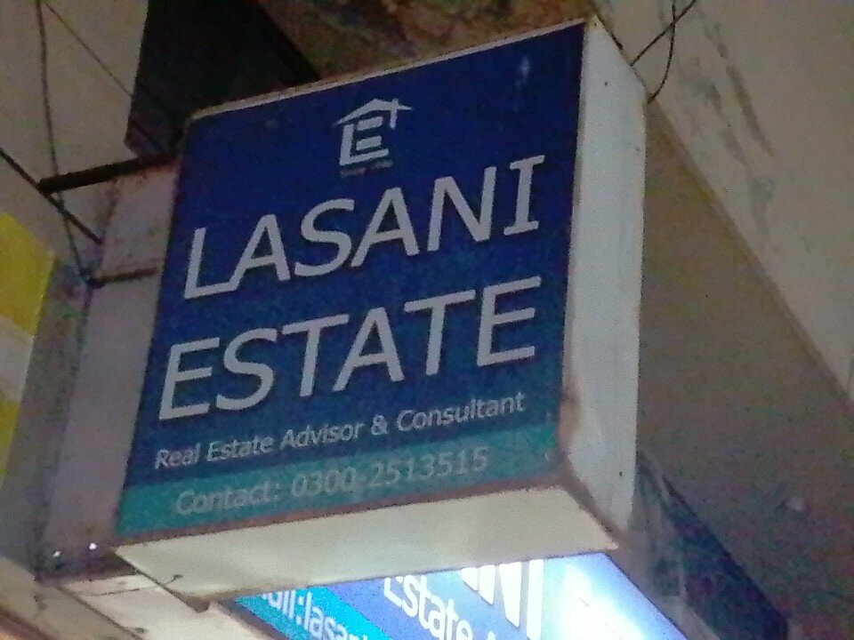 Emlak ofisi Lasani Estate, Karaçi, foto