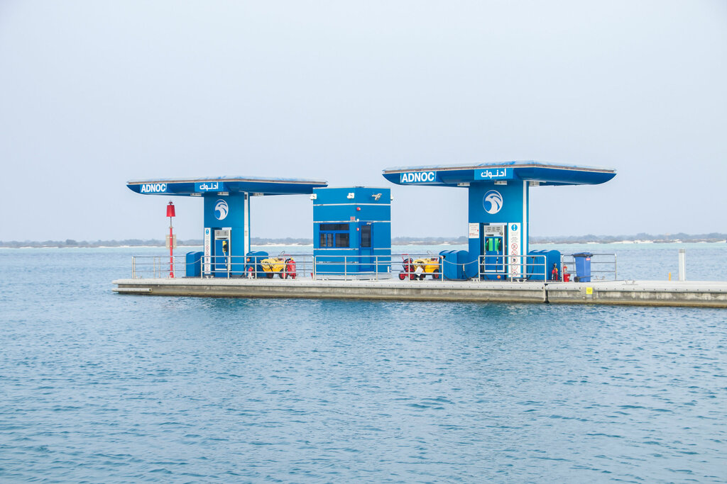 Tekne, kayık, yat Hidd Al Saadiyat Marina, Abu Dabi, foto