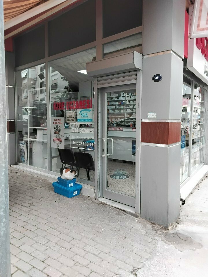 Eczaneler Özge Eczanesi, İzmir, foto