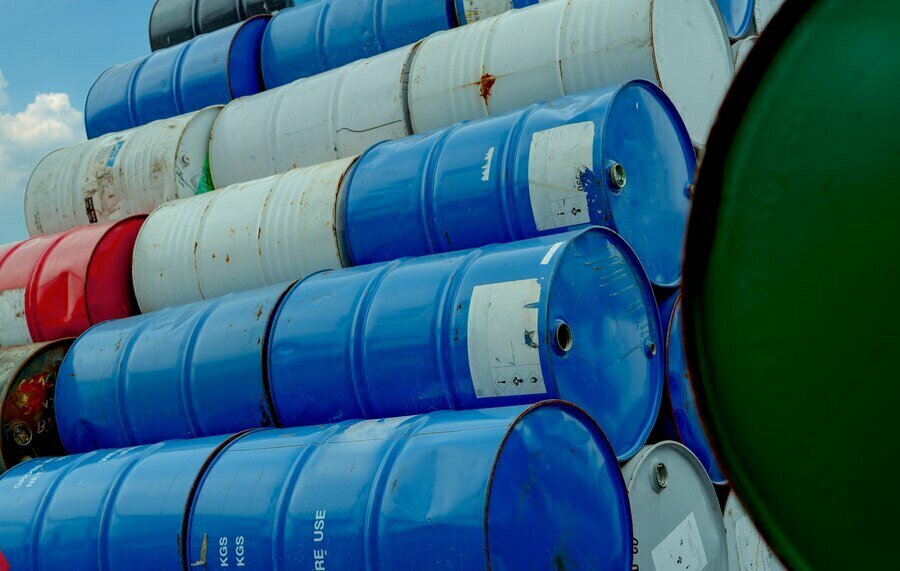 Petrol ürünleri üreticileri Stellar Offshore Refined Oil Product Trading, Dubai, foto