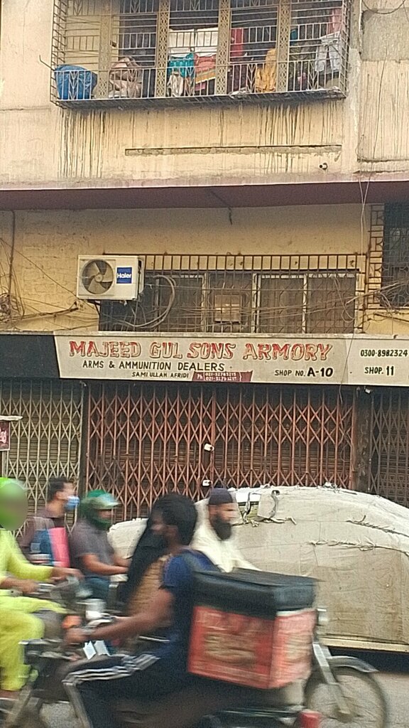 Satış ofisi Majeeb Gul sons armory, Karaçi, foto