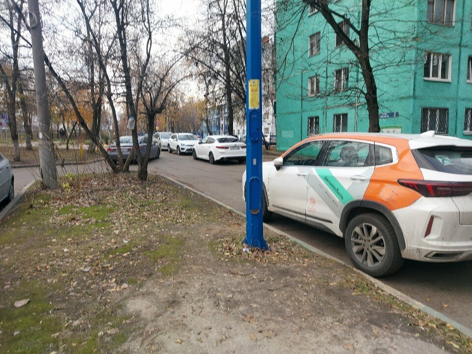 Elektrikli oto şarj istasyonları Plug Me, Liubertsy, foto