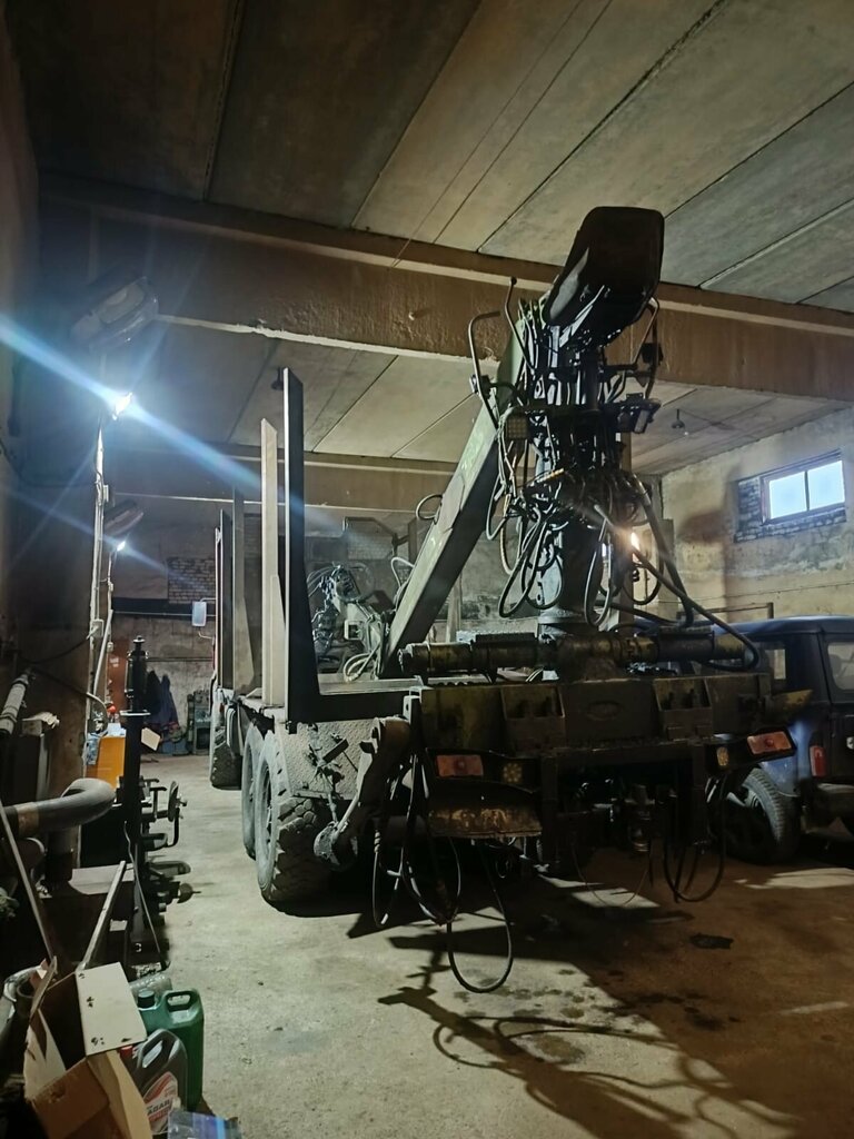 Kamyonların onarımı Engine, Vyborg, foto