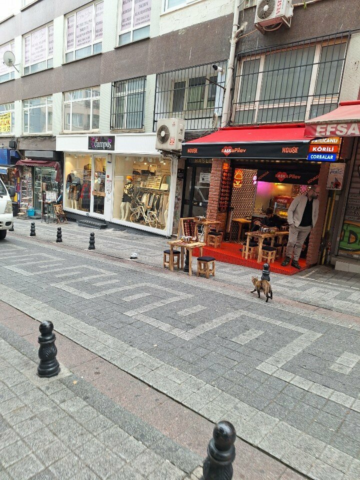 Yemek salonu, gastromarket Başka Pilav, İstanbul, foto