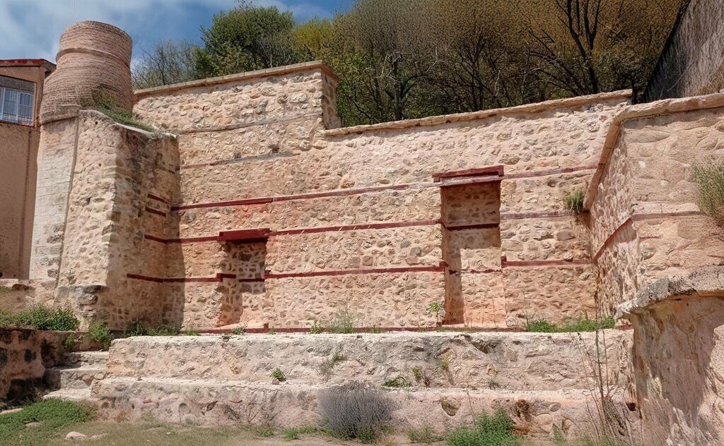 Park, sokak heykeli Tarihi Bilecik Camisi, Bilecik, foto