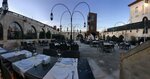 Avşaroğlu Kültür Hanı (Kadıoğlu Mah., Vali Fuat Cad., No:11, Merkez, Şanlıurfa), park, sokak heykeli  Şanlıurfa'dan