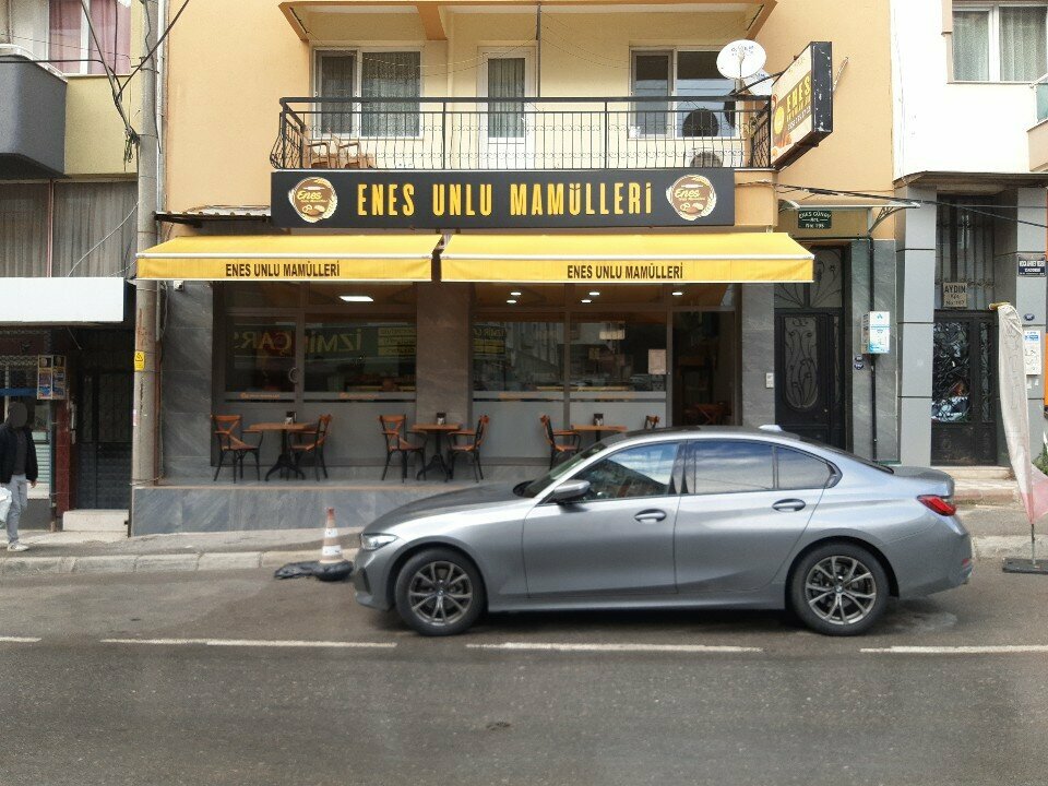 Ekmek fırını Enes Unlu Mamülleri, İzmir, foto
