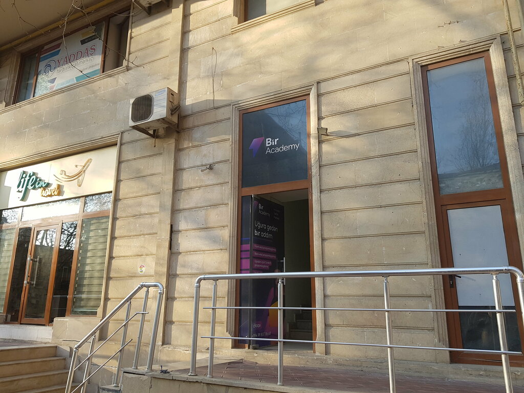 Eğitim merkezleri Bir Academy, Bakü, foto