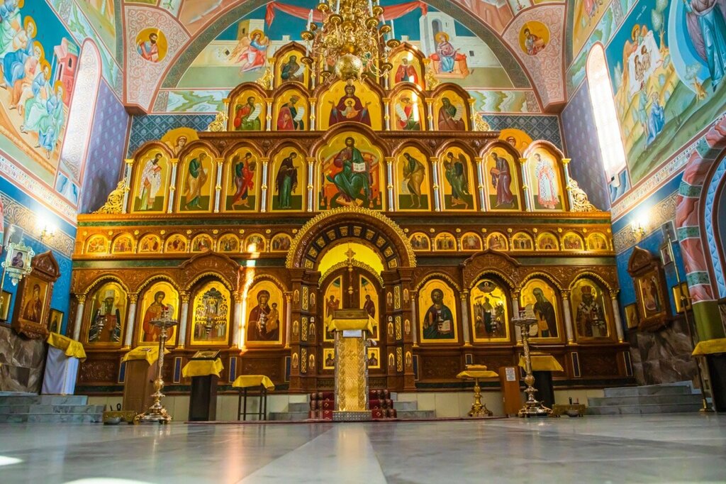 Ortodoks kiliseleri Храм в честь иконы Божией Матери Всех скорбящих Радость, Langepas, foto