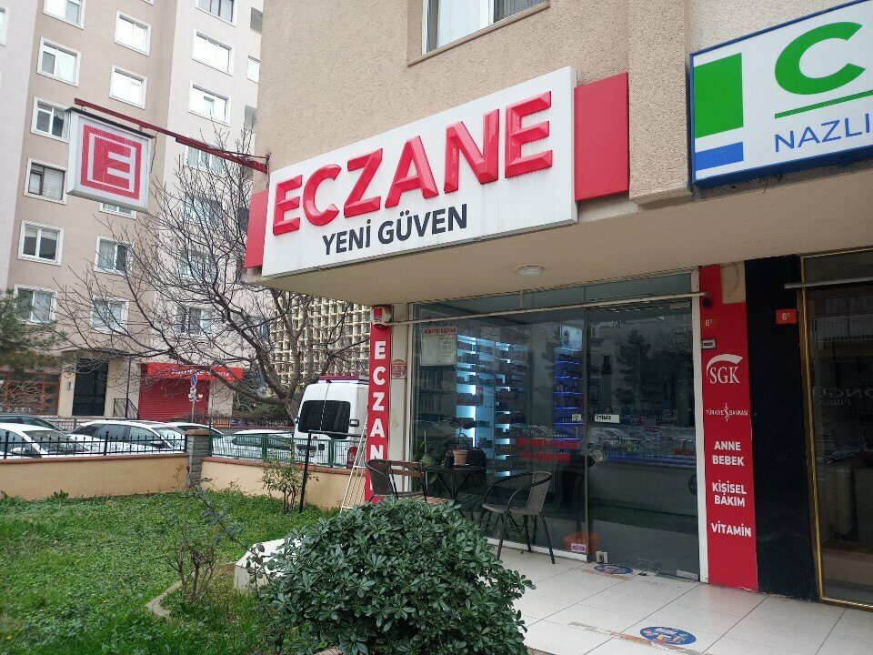 Eczaneler Yeni Güven Eczanesi, İstanbul, foto
