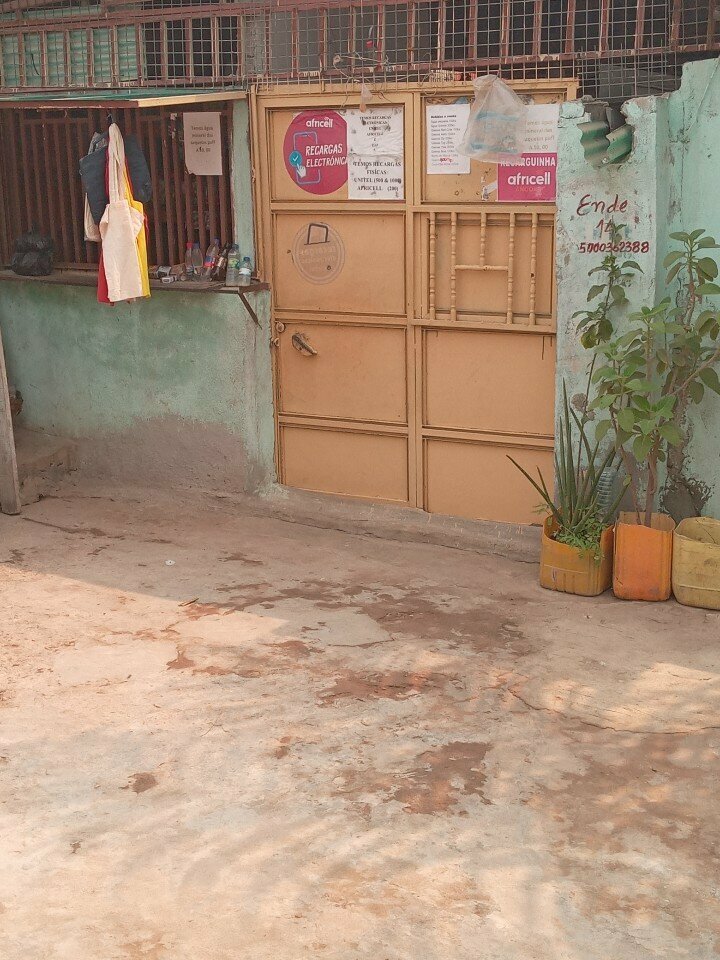 Cep telefonu ve aksesuarları satış mağazaları Venda De Recargas, Loanda, foto