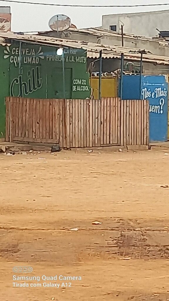 Resim, tablo ve çerçeve mağazaları Bar, Loanda, foto