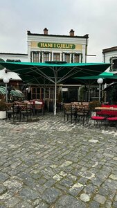 Hani i Gjelit Hotel (Pazari I Vjeter,7000 Korce,), otel  Görice'den