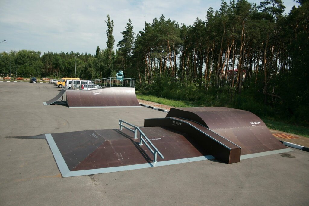 Spor alanı Скейт-парк, Novovoronej, foto