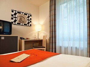 Mercure Hotel Berlin City West (Berlin, Ohmstraße, 4), otel  Berlin'den