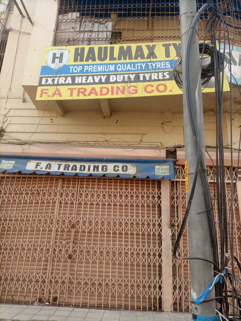 Jant ve lastikçiler F. A trading co, Karaçi, foto