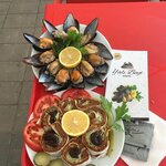 Yalı Beyi Midye (Karacaoğlan Mah., 6169. Sok., No:8, Bornova, İzmir), gıda üreticileri  İzmir'den