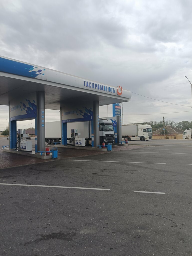 Benzin istasyonu Gaspromneft, Dağıstan, foto