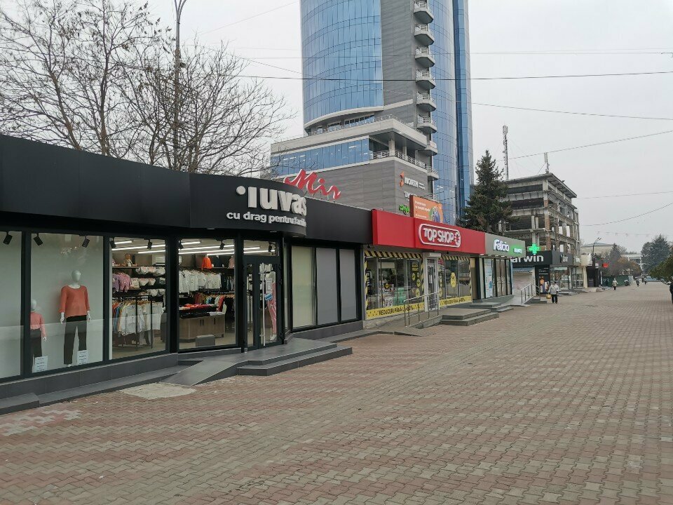 Giyim mağazası Iuvas, Beltsi, foto