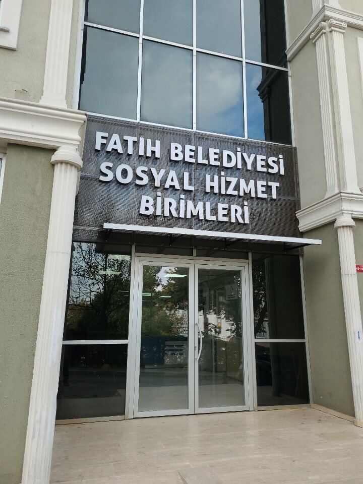 Kurs Fatih Belediyesi Dervişali Semt Konağı, İstanbul, foto