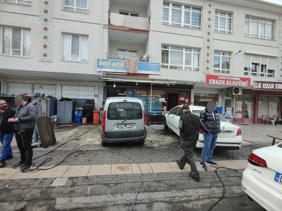 Otomobil yedek parçaları İlk Güven Oto Market, Ankara, foto