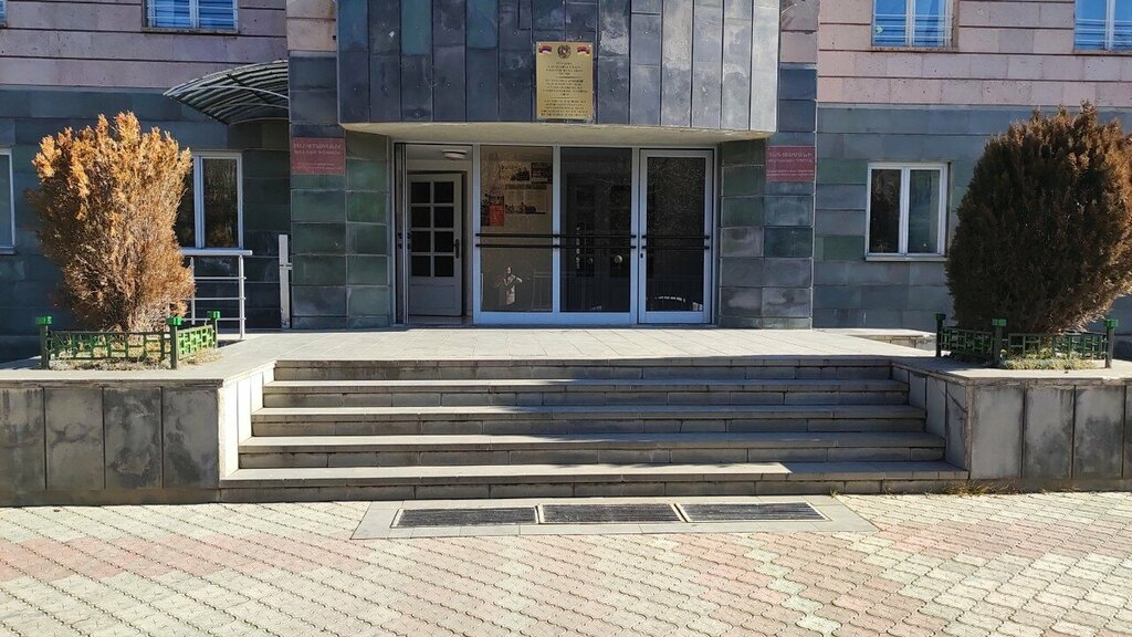 Ortaokul Gyumri high school № 2 named after Vahan Tekeyan, Gümrü, foto