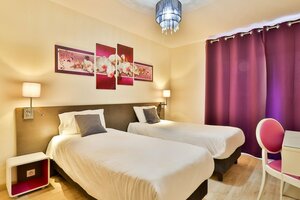 Hotel Perla Riviera (Provence-Alpes-Côte d'Azur, Alpes-Maritimes, Arrondissement de Grasse, Cagnes-sur-Mer, Rue de la Grange Rimade), otel