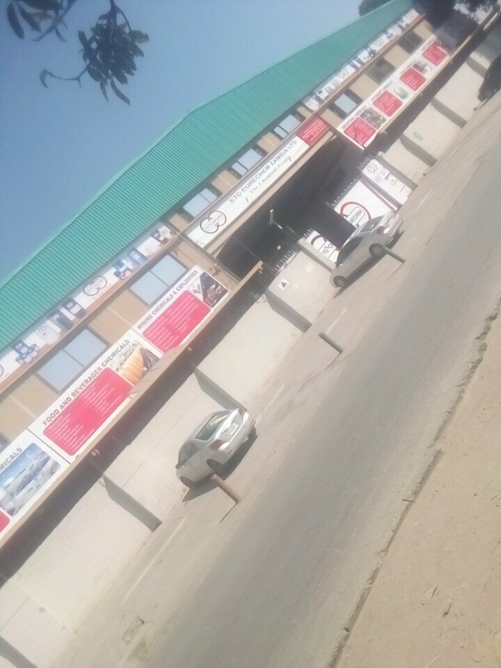 Yapı malzemeleri pazarı Cure Chem, Lusaka, foto