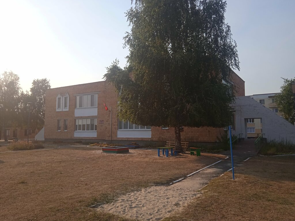 Anaokulları Yasli-sad № 4, Brestskaya oblastı, foto